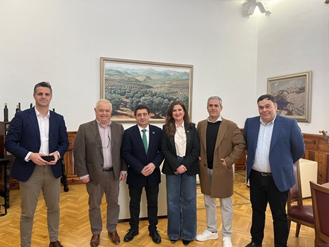 El presidente de la Diputación entrega un incentivo de 455.000 euros a ...